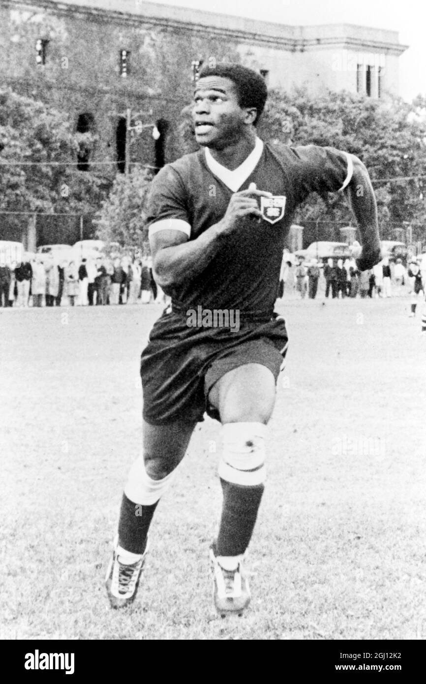 Nigerian football player Black and White Stock Photos & Images - Alamy