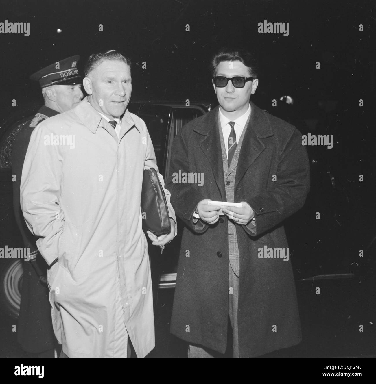 TOTTENHAM HOTSPUR FOOTBALL CLUB MANAGER BILLY NICHOLSON WITH MILAN ...