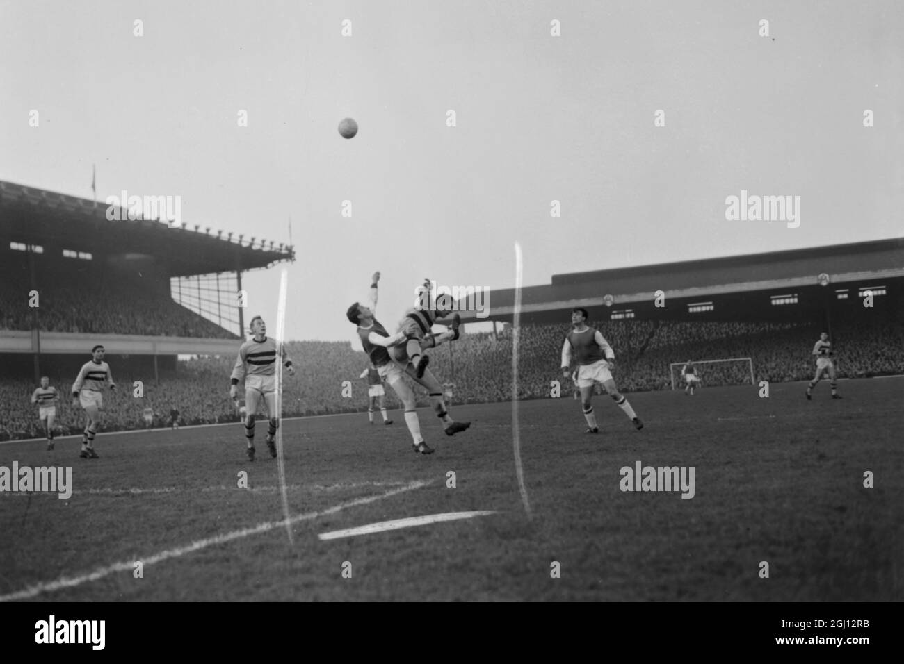 Geoff hurst hi-res stock photography and images - Alamy