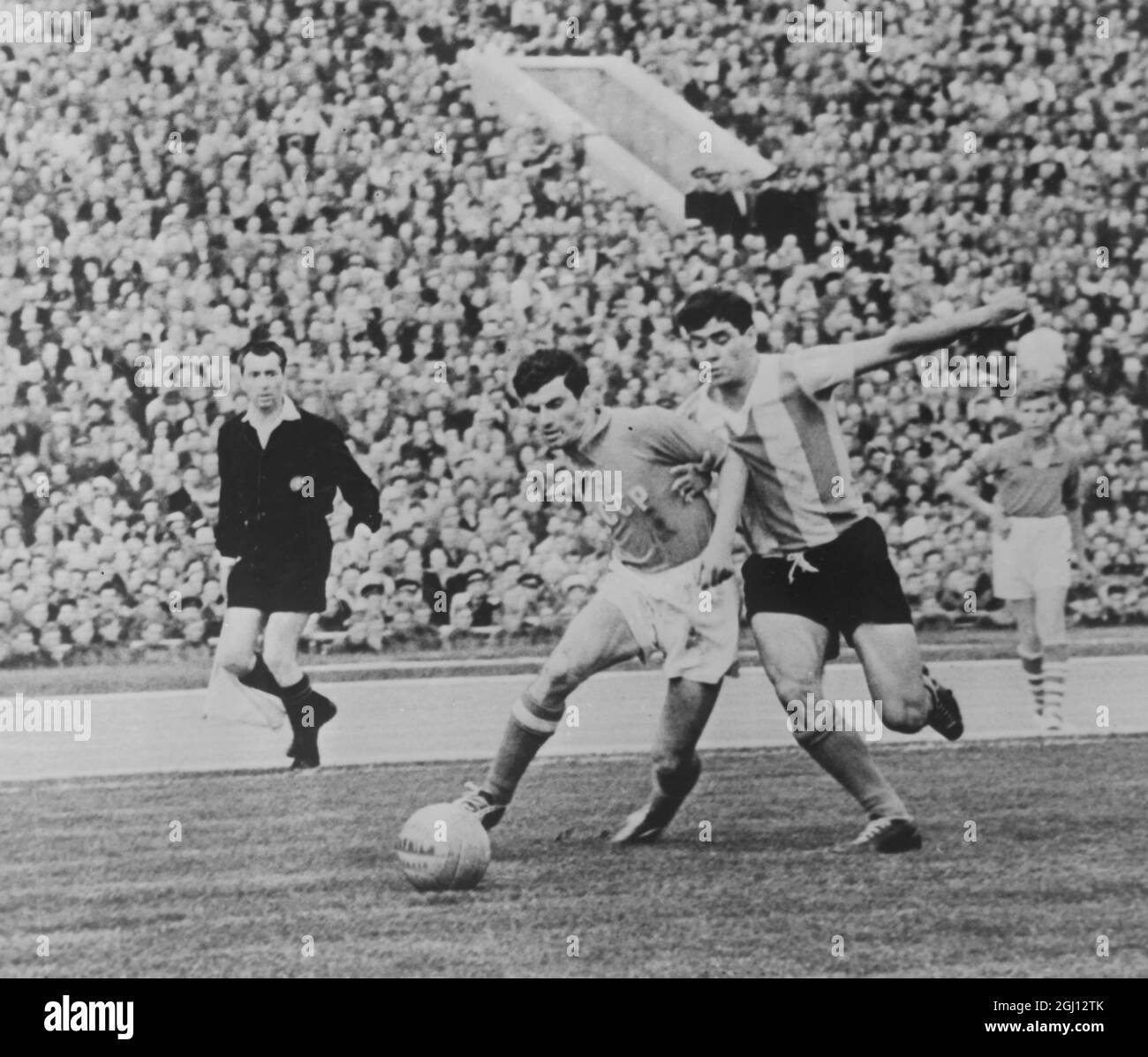 FOOTBALLER YURI VIONOV IN ACTION - RUSSIAN FOOTBALL NATIONAL TEAM - 6 ...