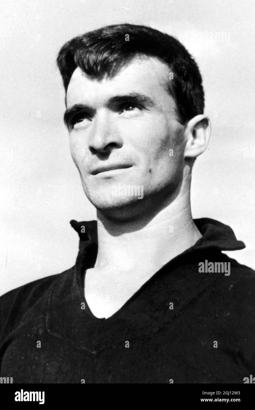 FOOTBALLER SOSKIC - YUGOSLAV INTERNATIONAL FOOTBALL TEAM 7 DECEMBER ...