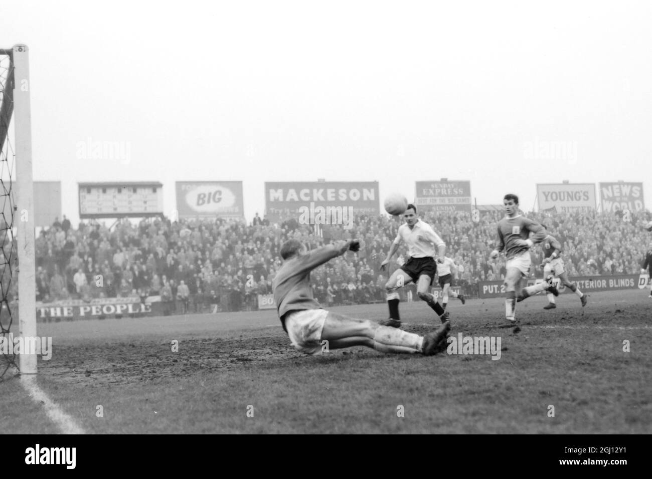 FOOTBALLER GOALKEEPER JOHNNY SCHOFIELD OF BIRMINGHAM CITY FOOTBALL CLUB ...