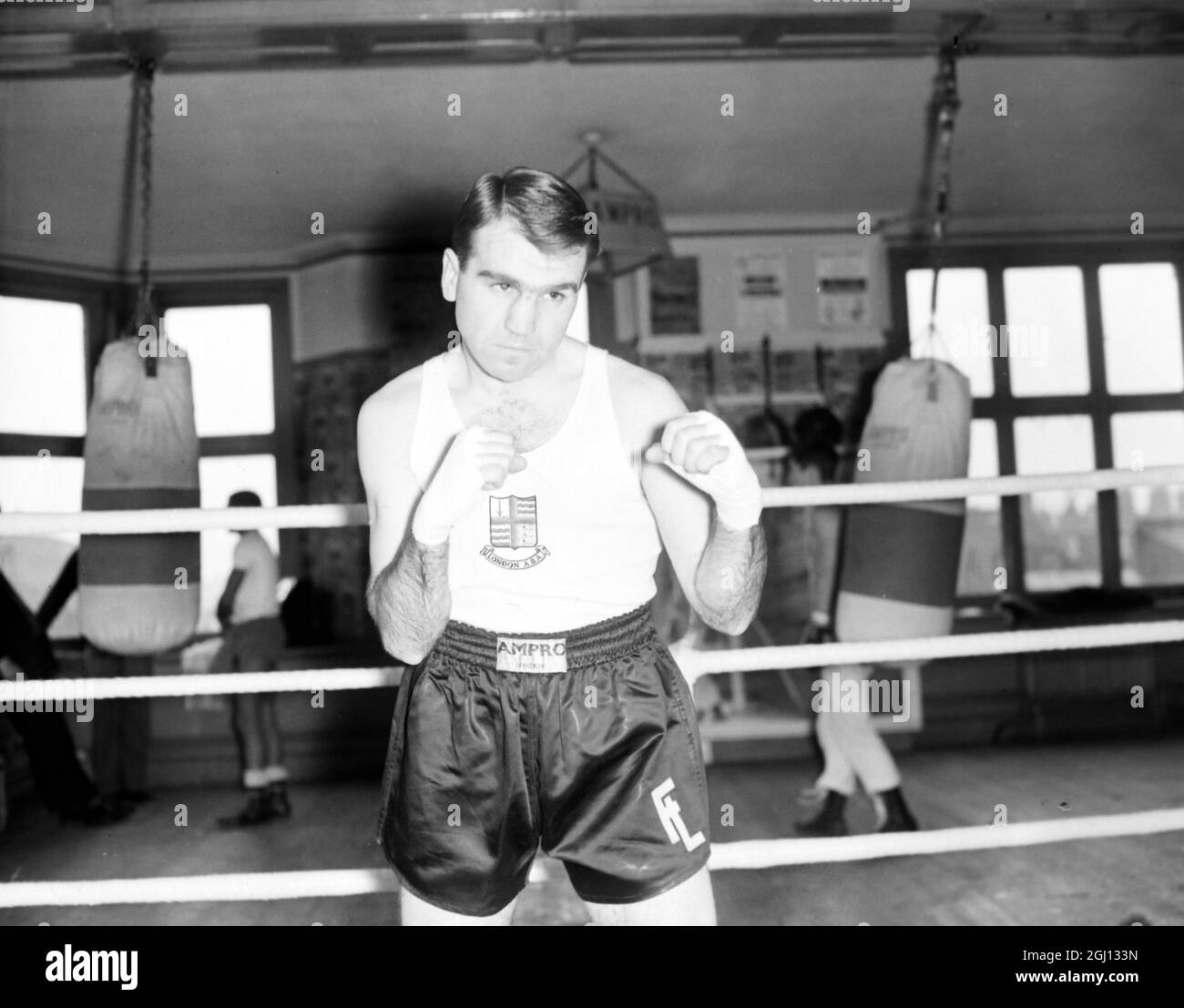 AMATEUR BOXER DENNIS POLLARD IN TRAINING - 2 JANUARY 1962 Stock Photo ...