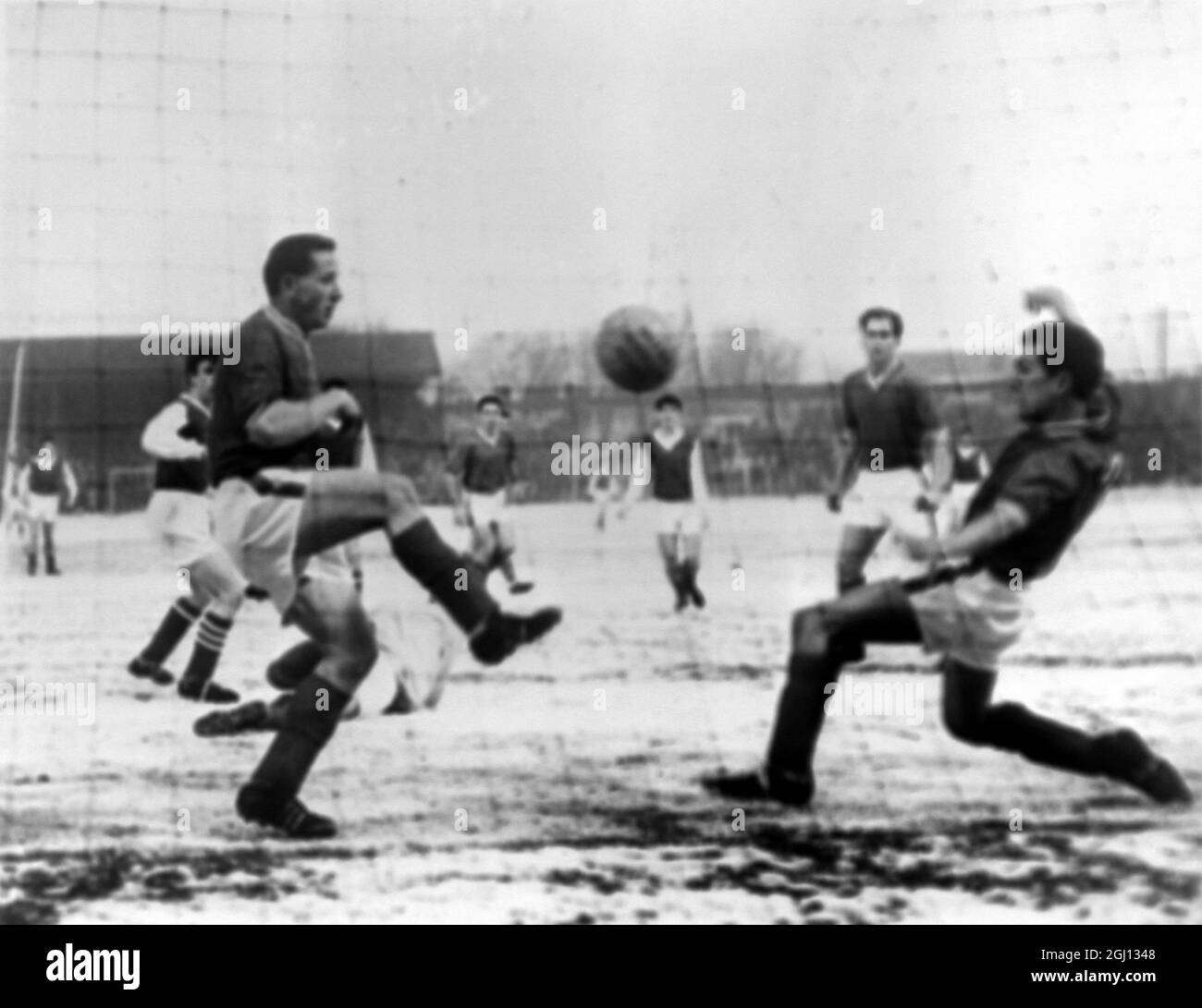 1960s footballers sixties hi-res stock photography and images - Alamy