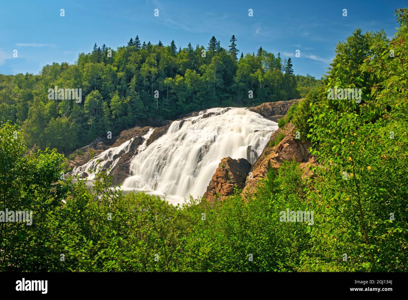 Magpie river hi-res stock photography and images - Alamy