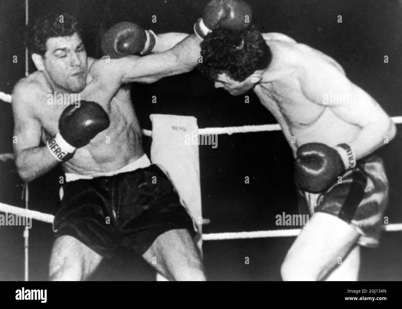 BOXING JOHN MCCORMACK AND HEINI FREYTAG IN ACTION - 6 JANUARY 1962 ...