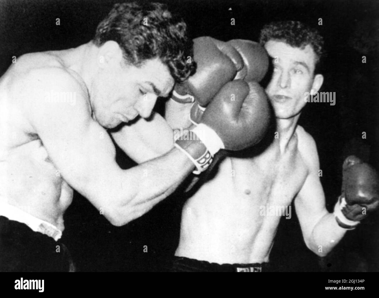 BOXING JOHN MCCORMACK AND HEINI FREYTAG IN ACTION 5 JANUARY 1962 Stock ...