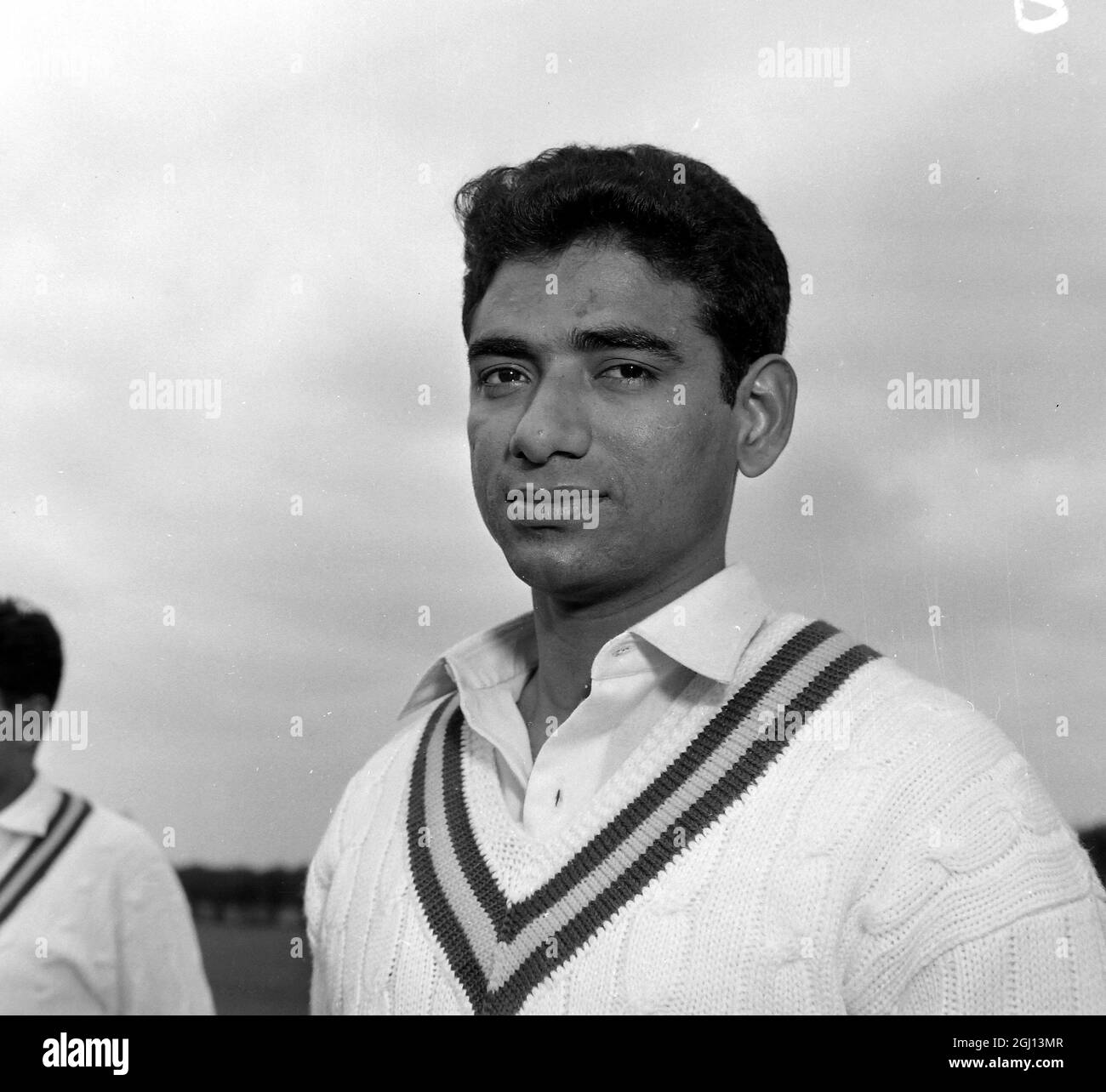 FAROOQ MOHAMMED CRICKETER PAKISTAN - PORTRET OF PAKISTAN CRICKET TEAM ...