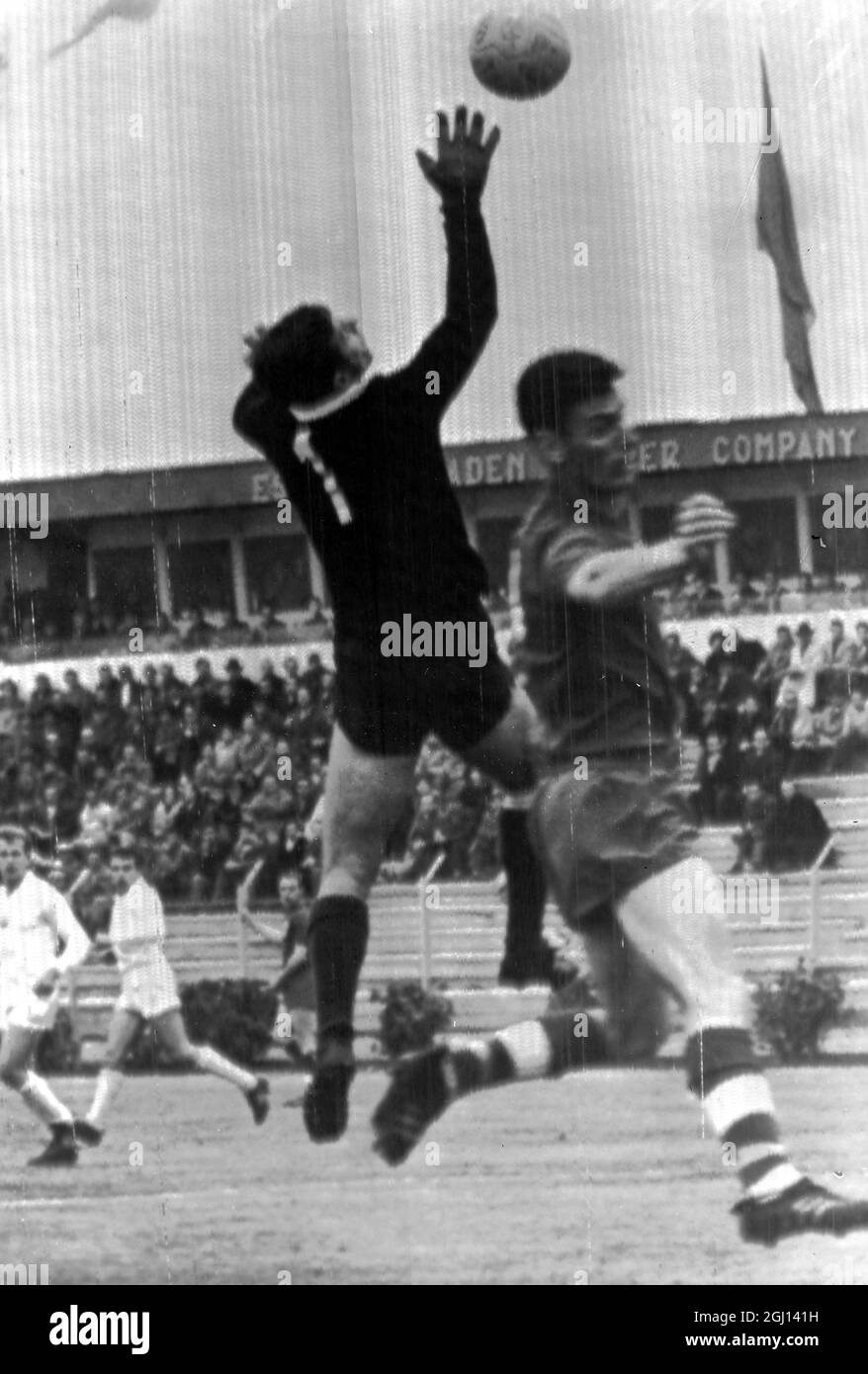 ENGLAND V BULGARIA AT FOOTBALL WORLD CUP IN CHILE - ; 7 JUNE 1962 Stock ...
