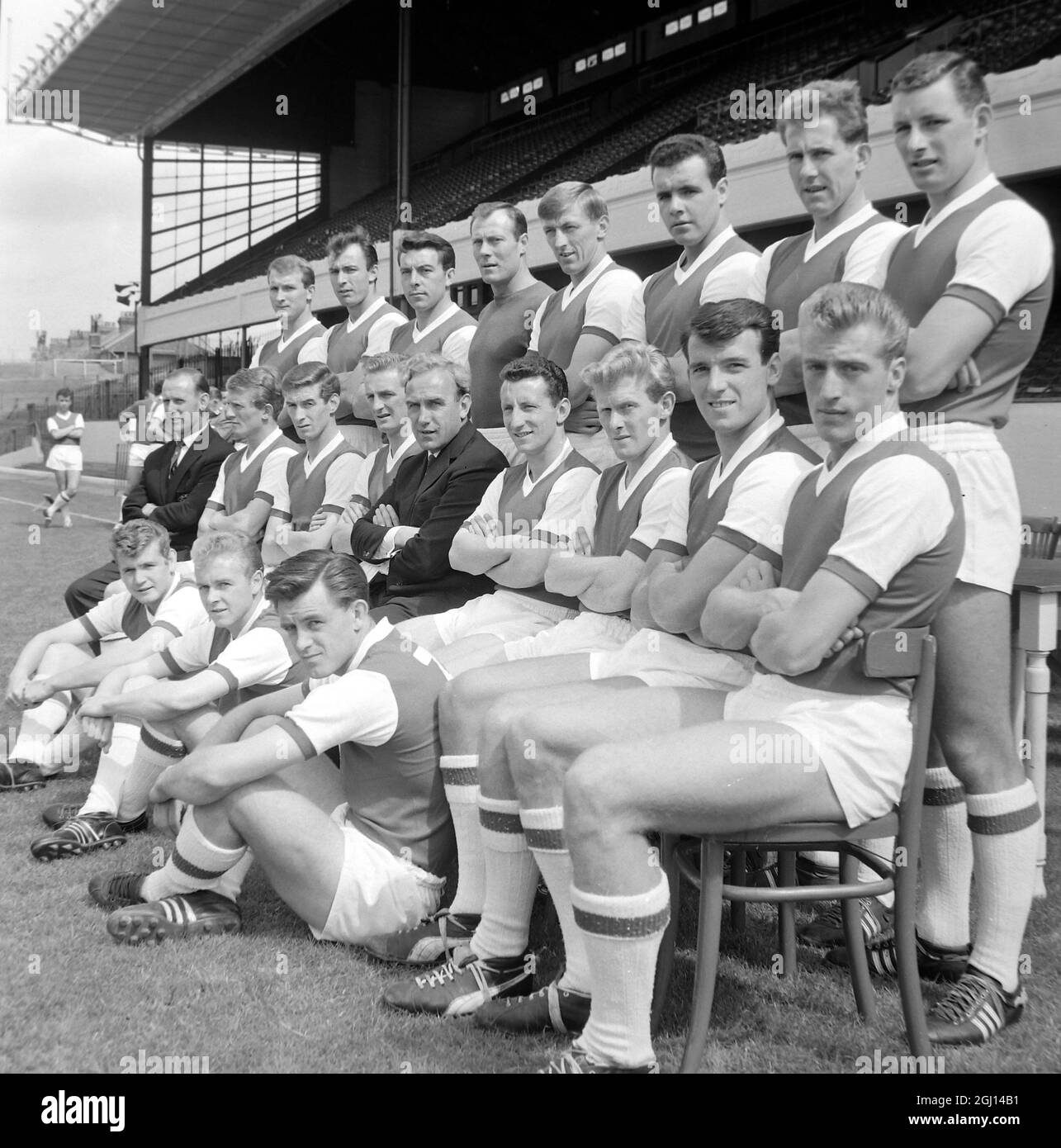 ARSENAL FOOTBALL CLUB - GROUP PICTURE - ; 3 AUGUST 1962 Stock Photo - Alamy