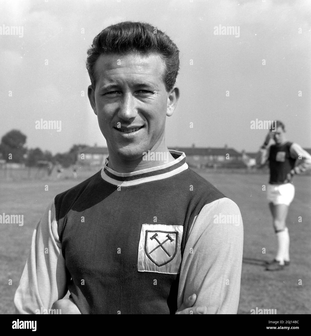 KEN BROWN - PORTRAIT OF FOOTBALLER OF WEST HAM FC FOOTBALL CLUB TEAM ...
