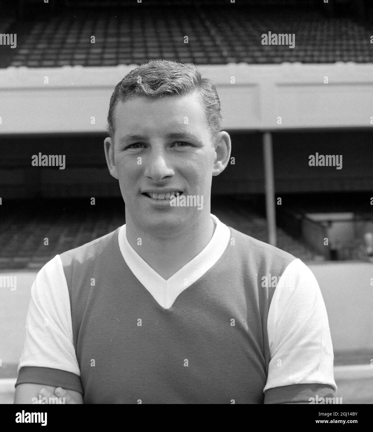 Arsenal player Black and White Stock Photos & Images - Alamy