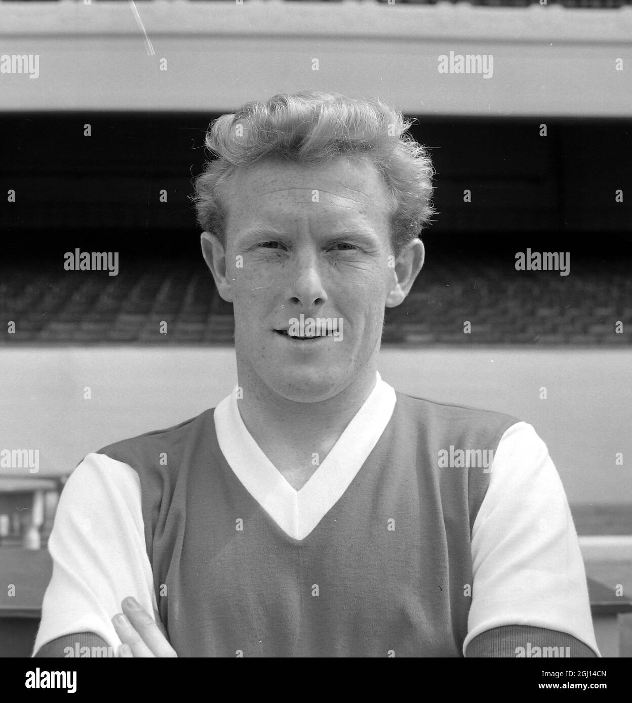 JOHNNY PETTS - PORTRAIT OF FOOTBALLER, PLAYER OF ARSENAL FC FOOTBALL ...