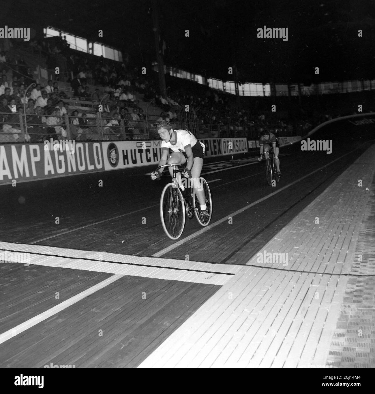 JEAN DUNN CYCLIST IN ACTION AT CYCLING WORLD CHAMPIONSHIPS IN MILAN ...