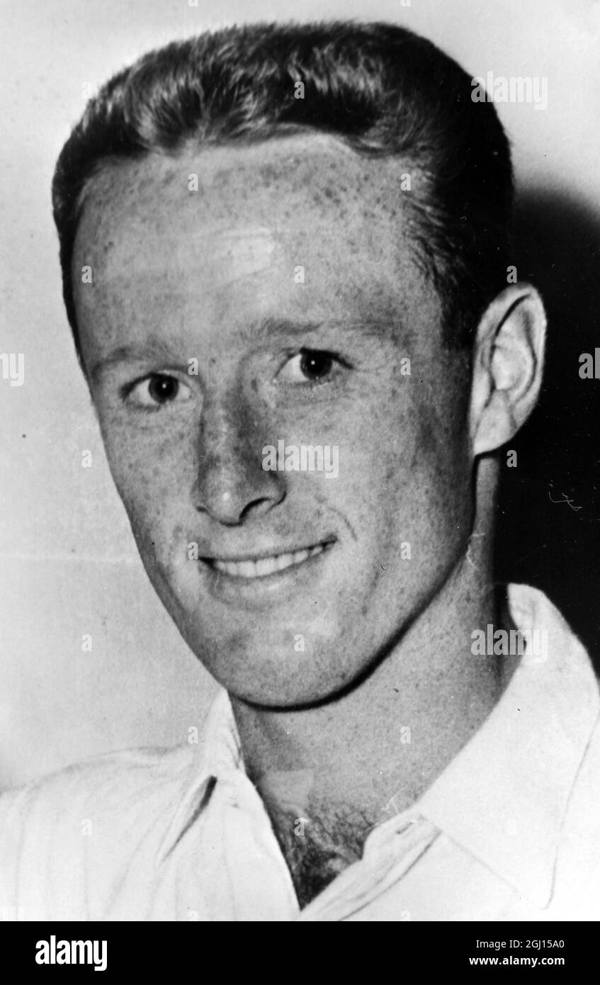 CRICKET PLAYER DAVID SINCOCK PORTRAIT ; 10 OCTOBER 1962 Stock Photo - Alamy