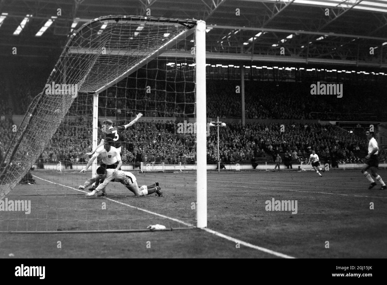 England vs wales Black and White Stock Photos & Images - Alamy