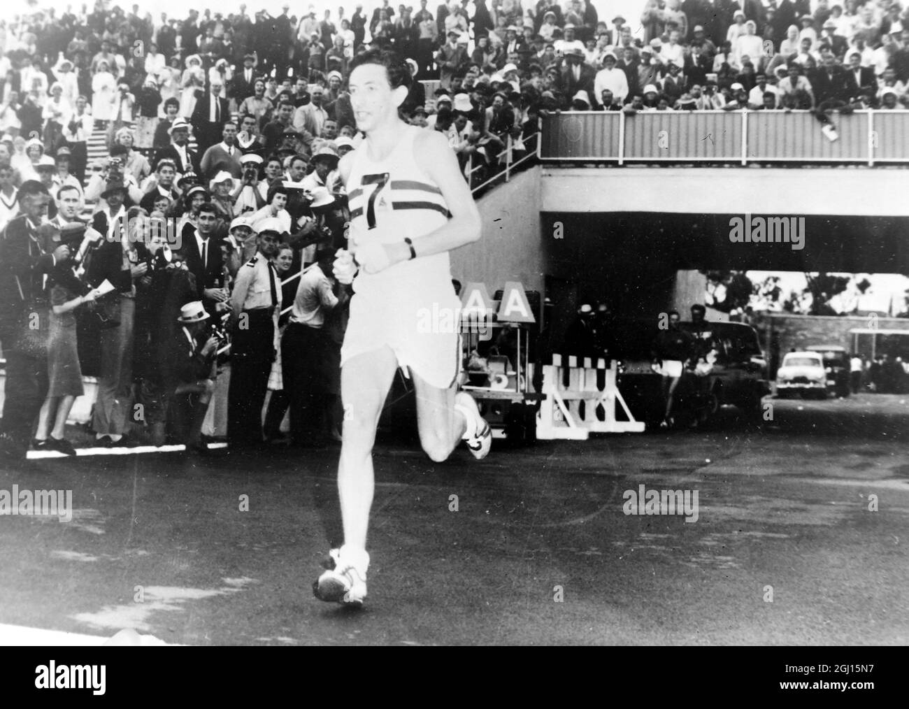 BRIAN KILBY IN ACTION ATHLETICS COMMONWEALTH GAMES IN PERTH ; 29 ...