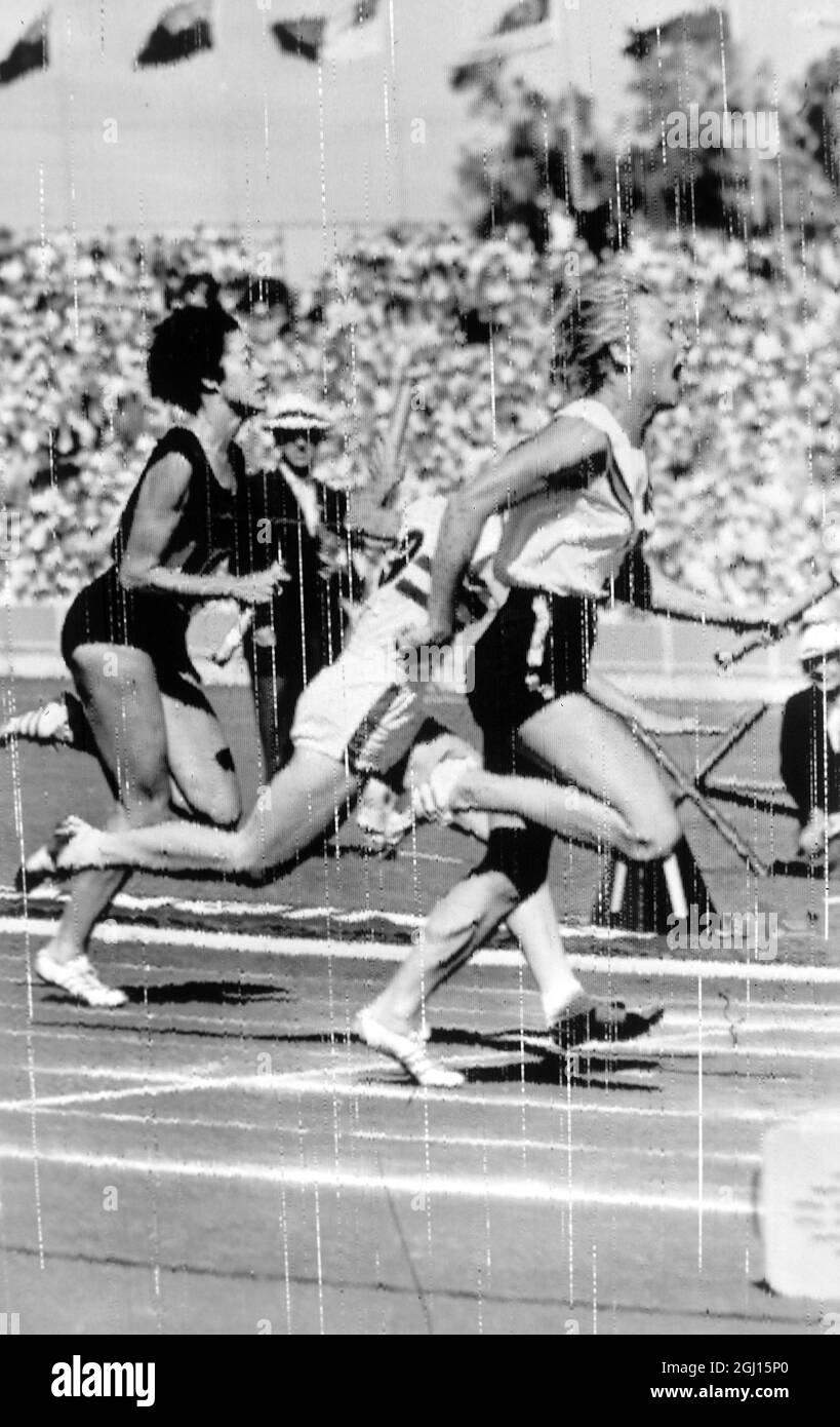 ATHLETICS COMMONWEALTH GAMES IN PERTH RELAY BETTY CUTHBERT ; 1 DECEMBER ...
