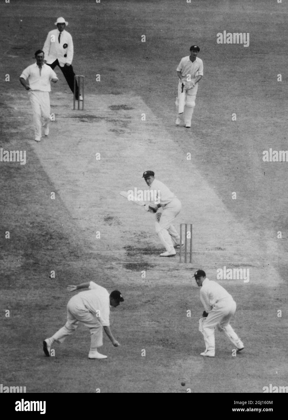 ALAN DAVIDSON, TED DEXTER AND COLIN COWDREY CRICKETER IN CRICKET ACTION ...