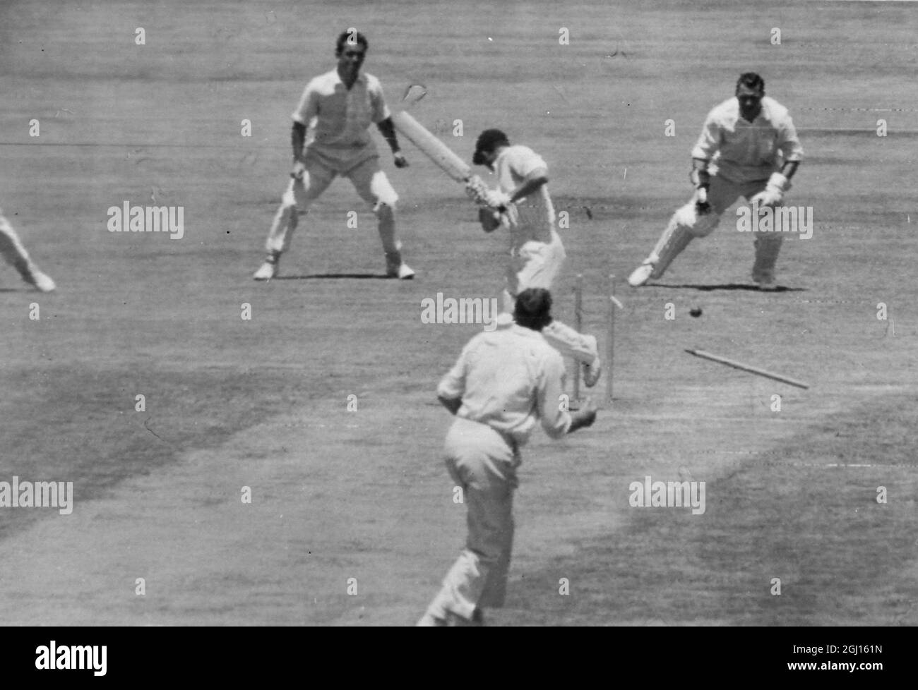 DAVIDSON ALAN TITMUS IN CRICKET ACTION IN AUSTRALIA - ; 12 JANUARY 1963 ...