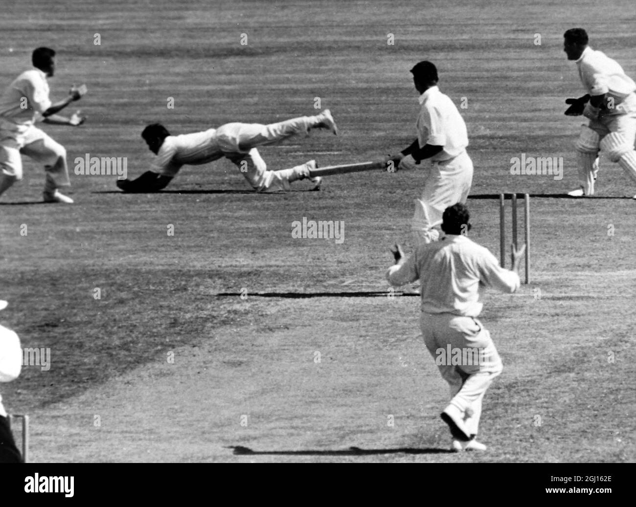 CRICKET MCC V AUSTRALIA SIMPSON BEING CAUGHT ; 18 JANUARY 1963 Stock ...