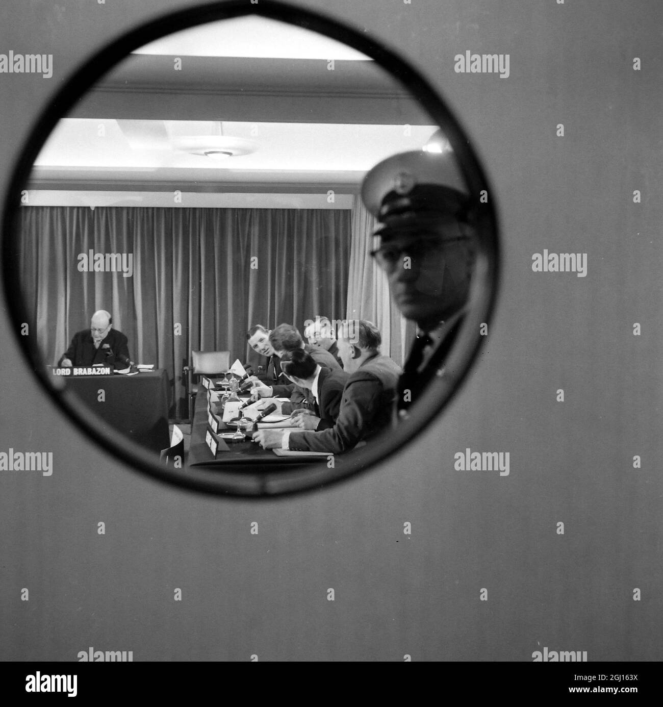 FOOTBALL POOLS WINNERS PANEL EXPERTS THROUGH POTHOLE DOOR ; 26 JANUARY ...