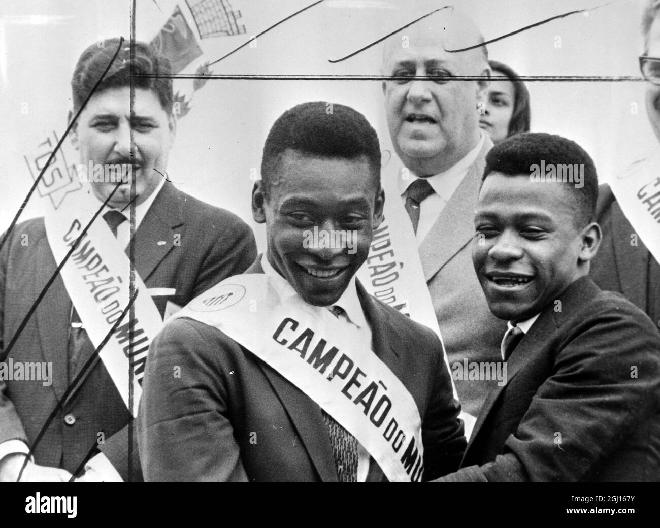 FOOTBALL PLAYER PELE RIBBON BROTHER ZOCA - ; 18 FEBRUARY 1963 Stock ...
