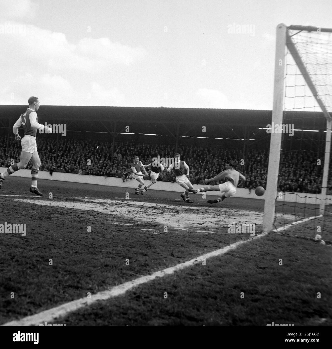 BAILEY ROY OF IPSWICH FOOTBALL CLUB IN ACTION - ; 12 APRIL 1963 Stock ...