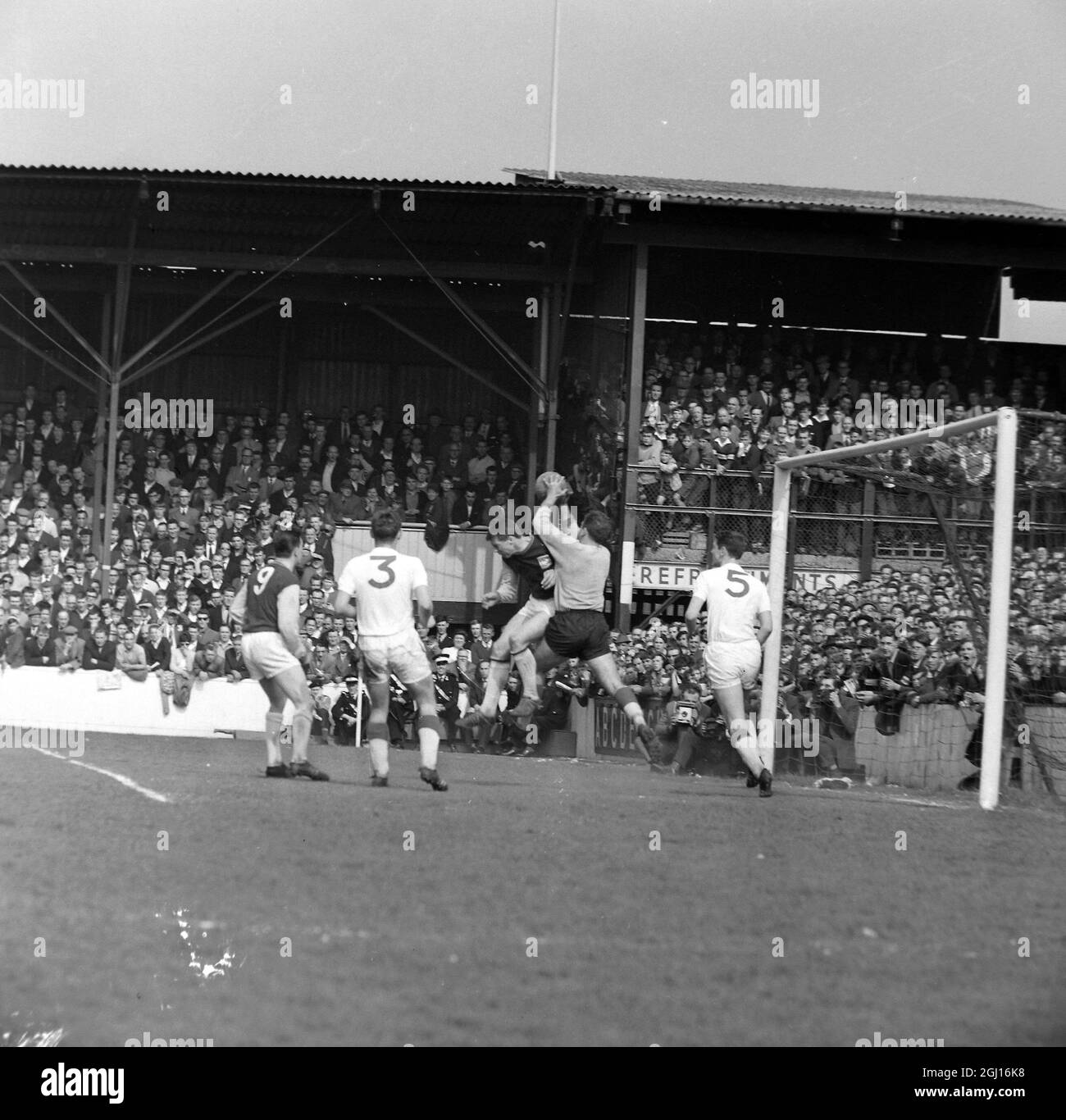1960 everton football sport hi-res stock photography and images - Alamy