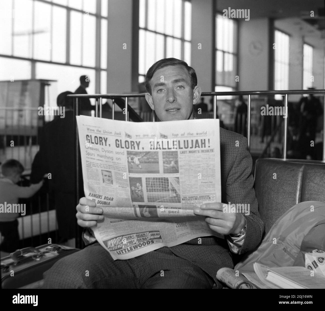 Tottenham hotspur's 1963 hi-res stock photography and images - Alamy