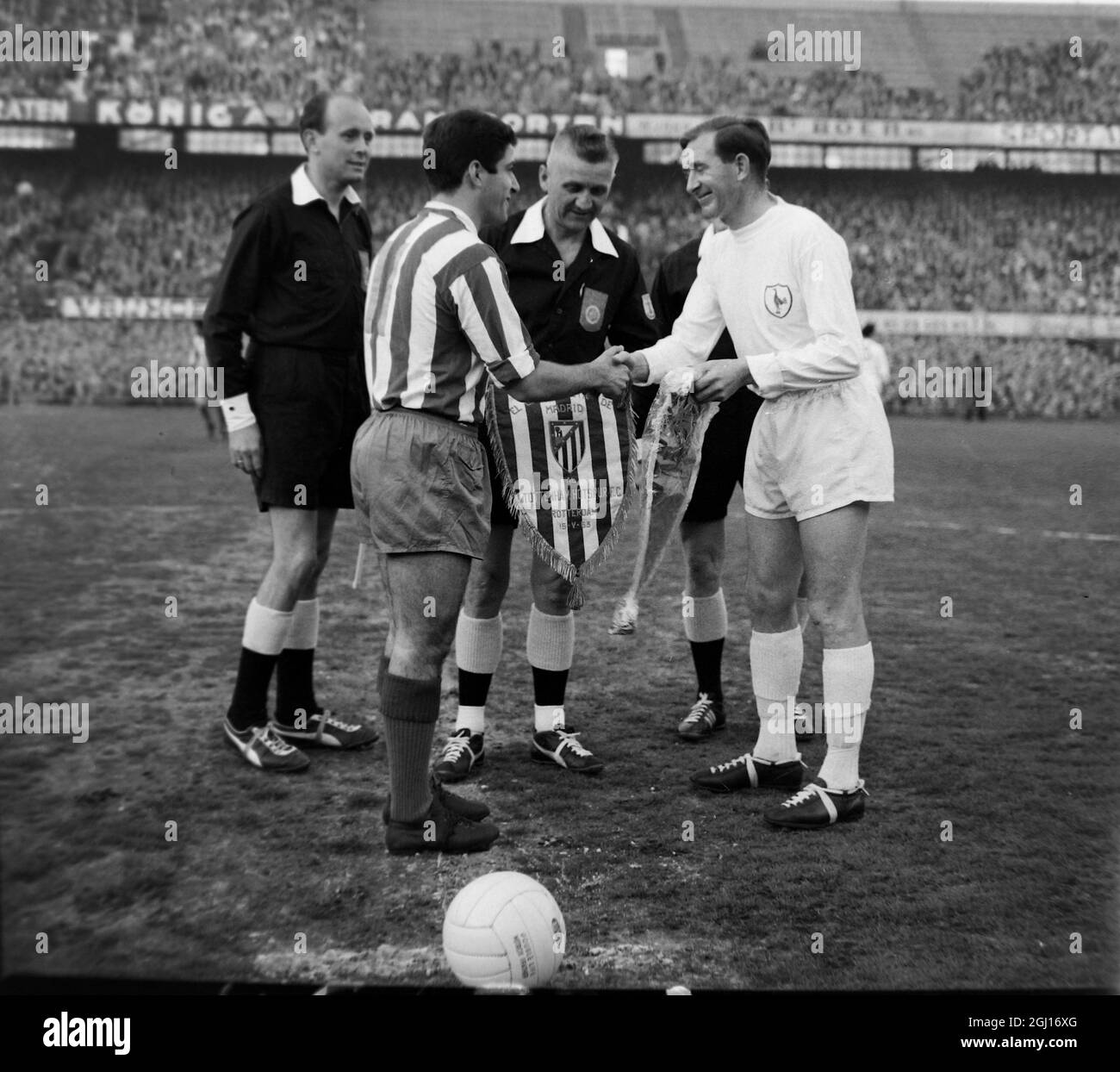 Tottenham hotspur 1963 hi-res stock photography and images - Alamy