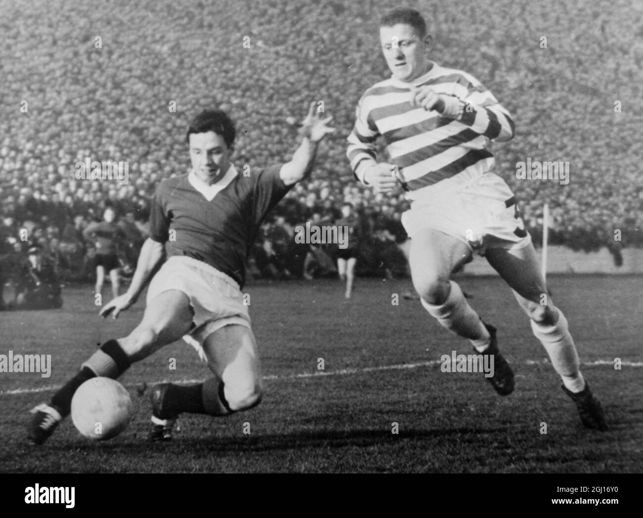 HENDERSON IN ACTION - CELTIC GLASGOW DURING SCOTTISH CUP FOOTBALL MATCH ...