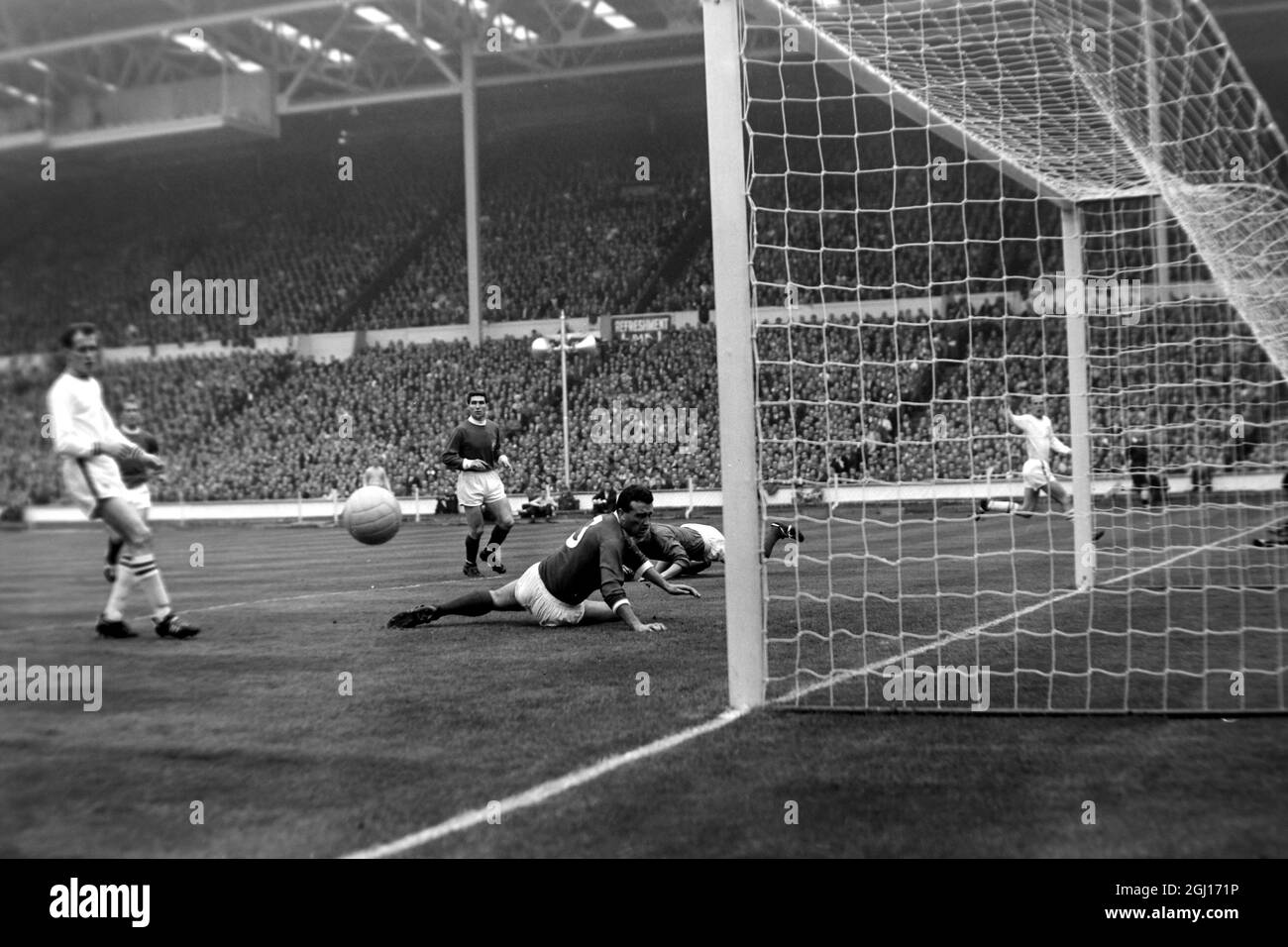 1963 football leicester hi-res stock photography and images - Alamy