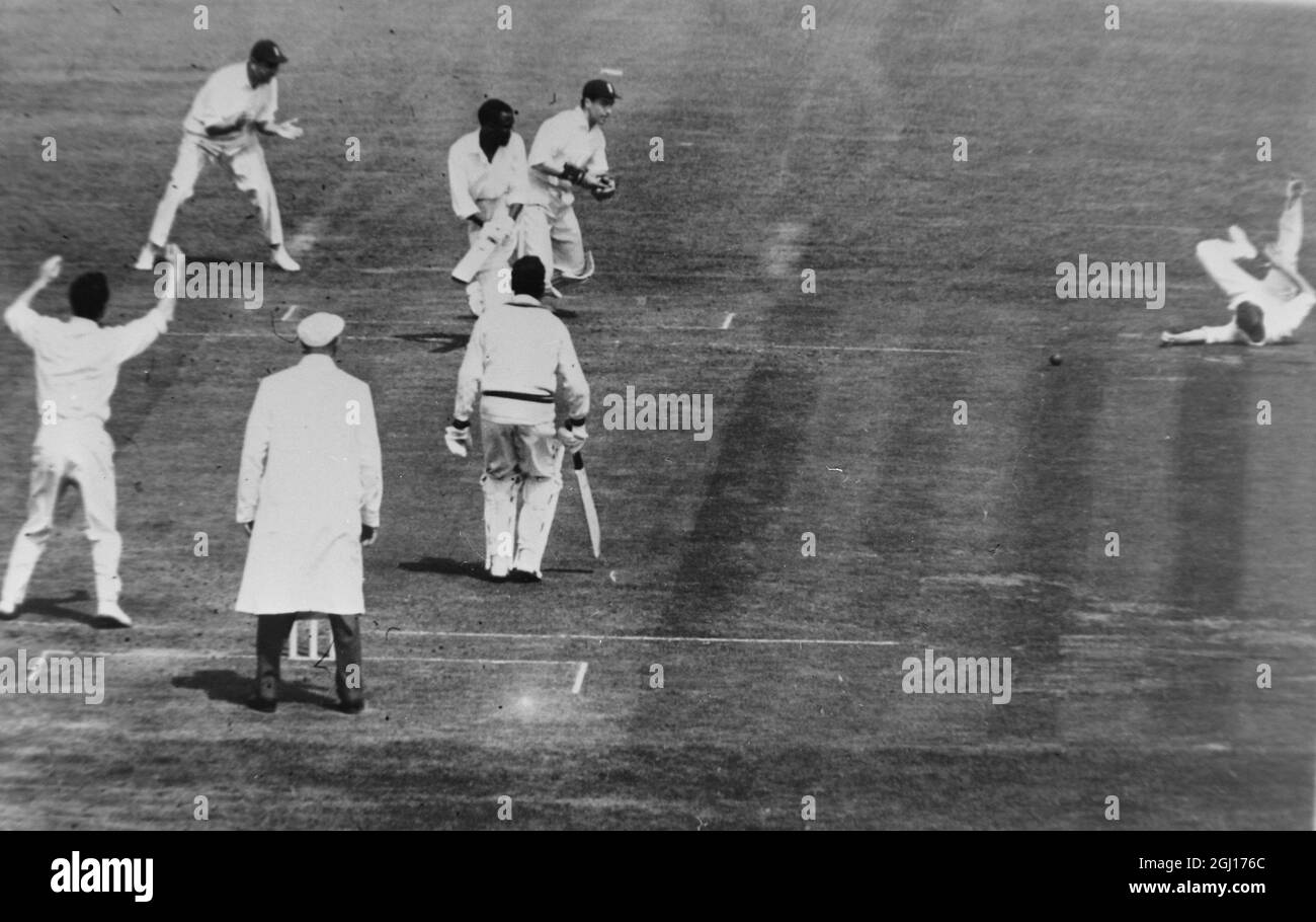 Old cricket player hi-res stock photography and images - Alamy