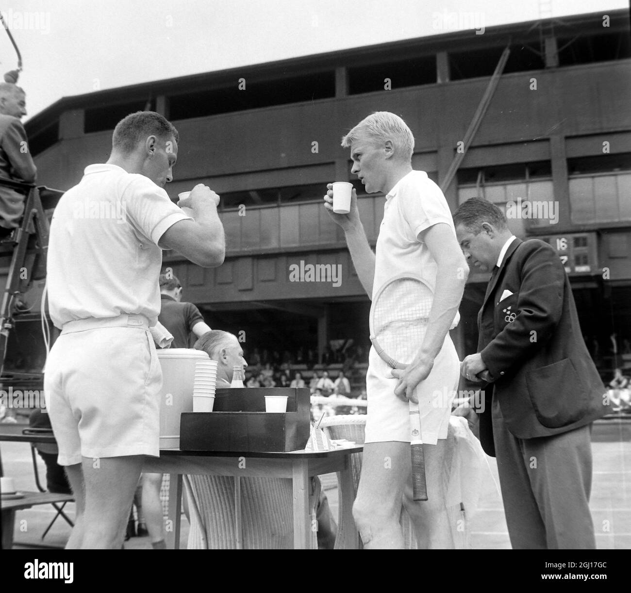 Break in 1960 hi-res stock photography and images - Alamy