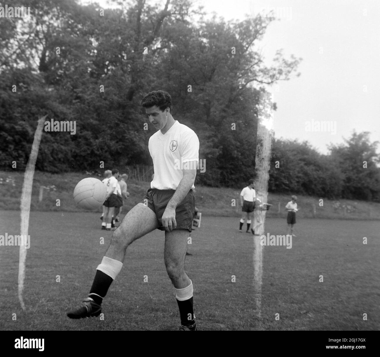 FOOTBALL TOTTENHAM HOTSPUR MAURICE NORMAN TRAINS IN LONDON FOR SPURS ...