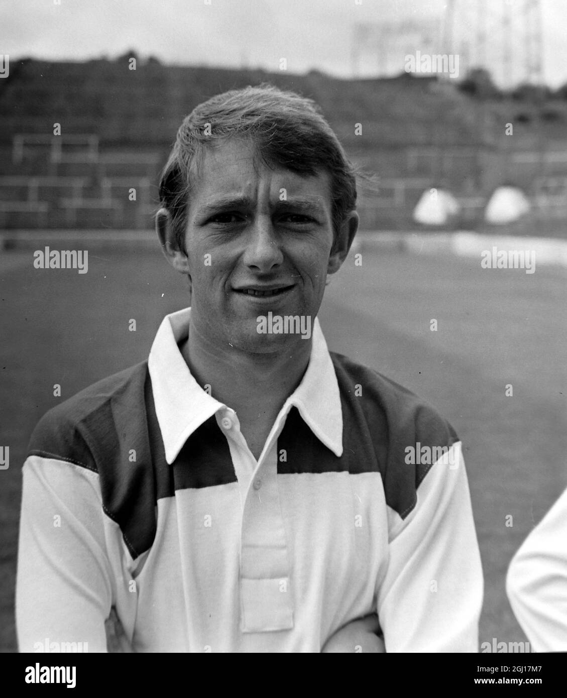 STANLEY MATTHEWS - PORTRAIT OF FOOTBALLER OF CHARLTON ATHLETIC FOOTBALL ...