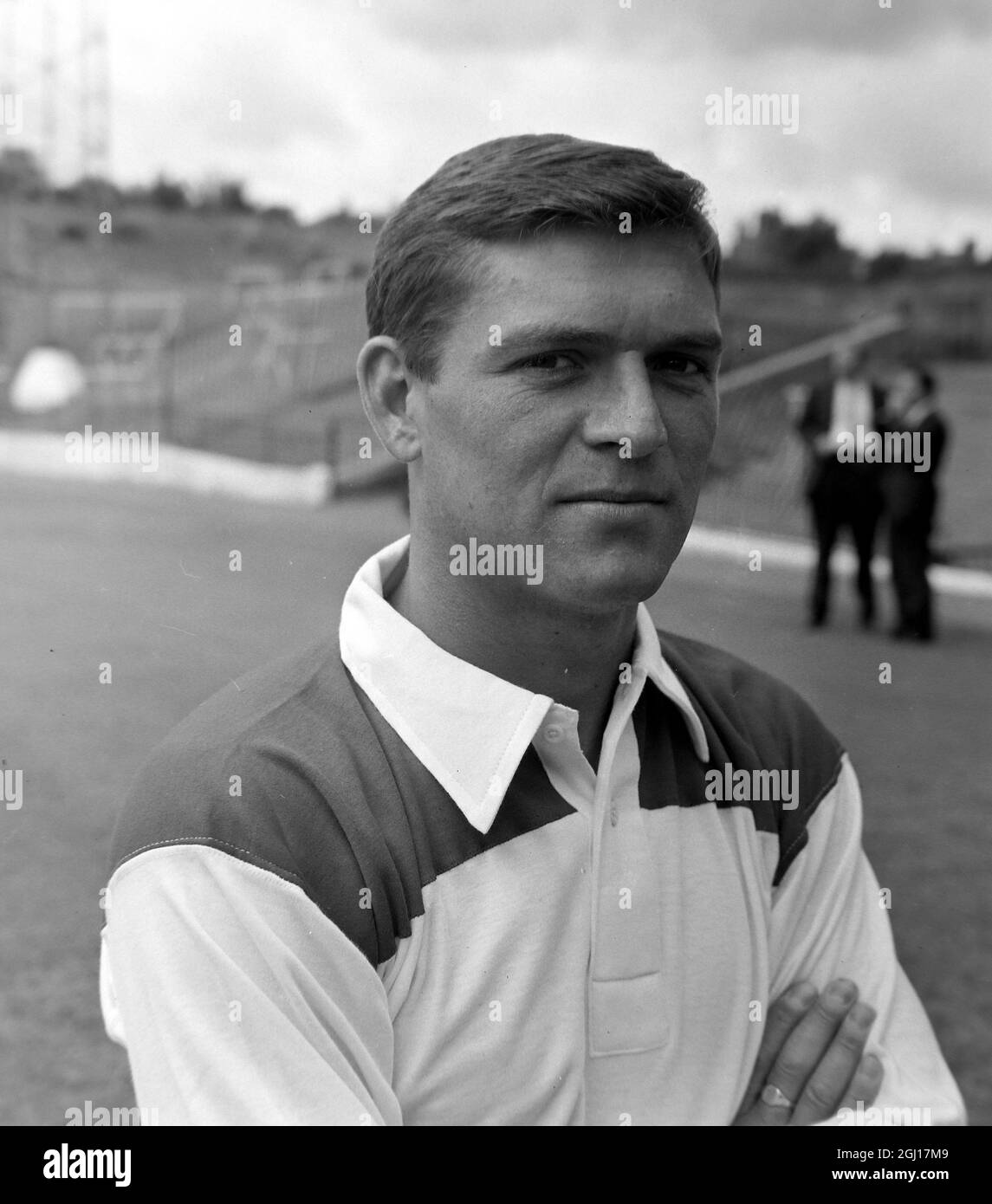 KINSEY - PORTRAIT OF FOOTBALLER OF CHARLTON ATHLETIC FOOTBALL CLUB ...