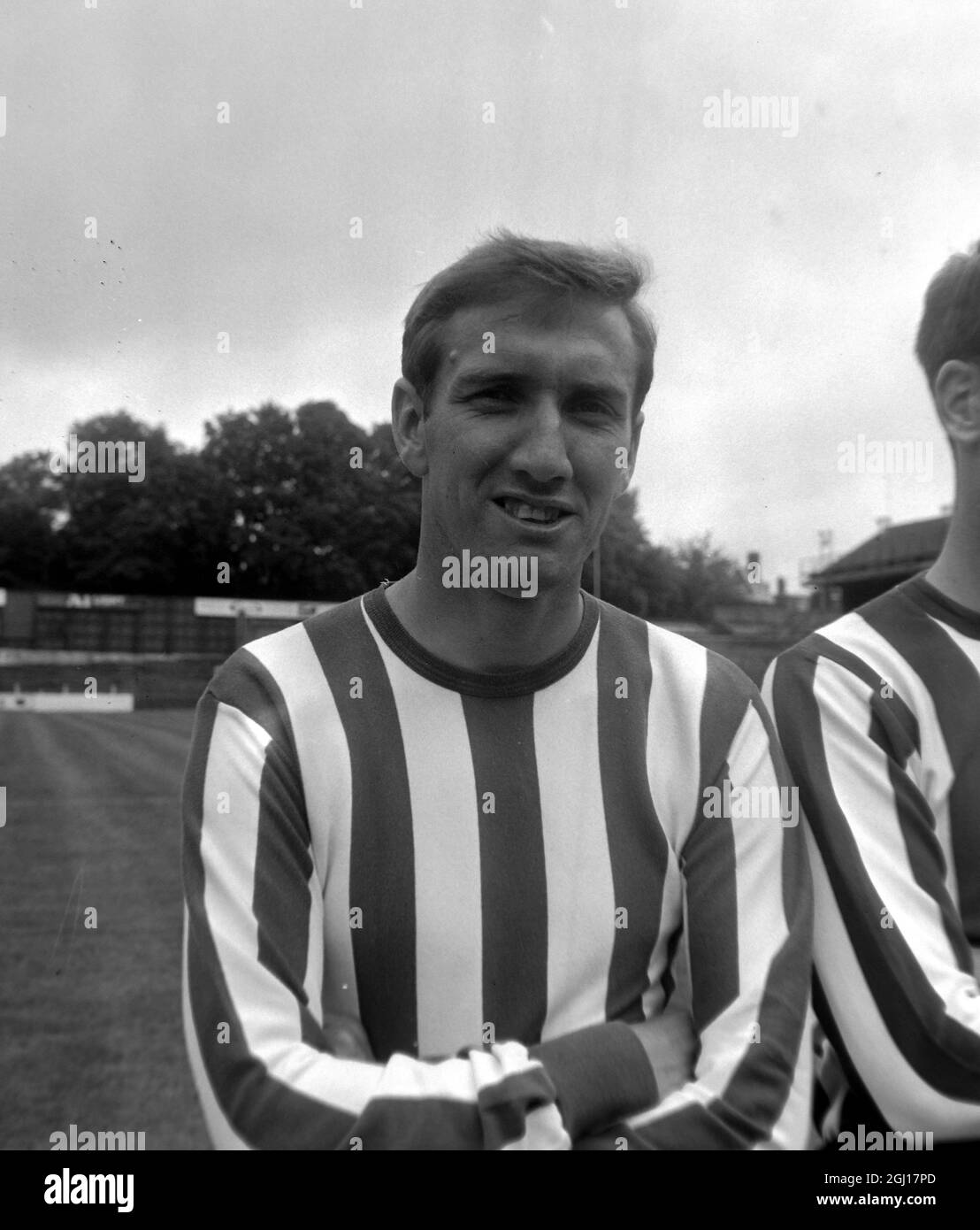 RON DAVIES - FOOTBALLER OF SOUTHAMPTON FOOTBALL CLUB FC PORTRAIT - ; 23 ...