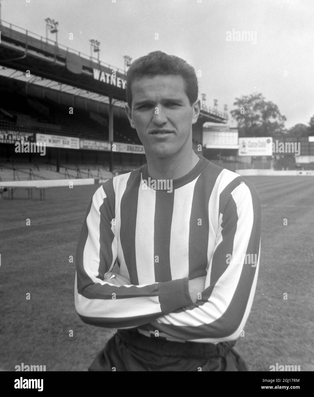 TERRY PAINE - FOOTBALLER OF SOUTHAMPTON FOOTBALL CLUB FC PORTRAIT ...