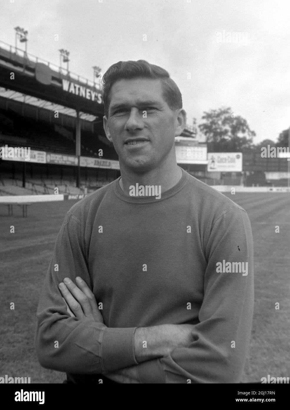 RON REYNOLD - FOOTBALLER OF SOUTHAMPTON FOOTBALL CLUB FC PORTRAIT ...