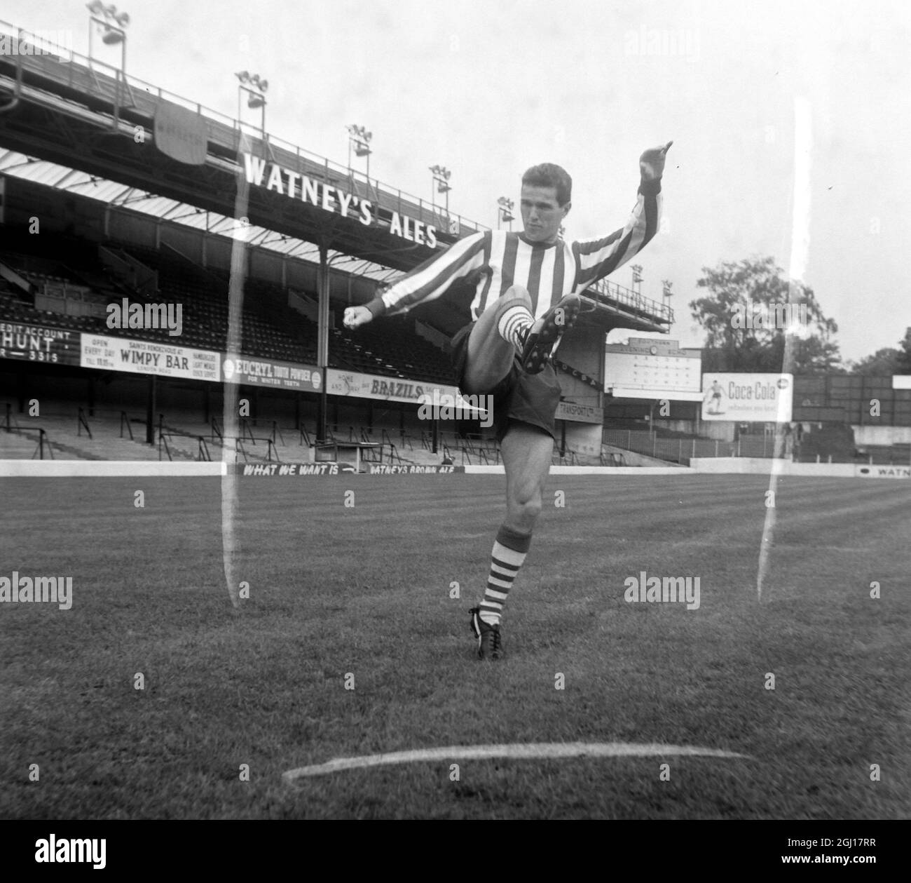 TERRY PAINE IN ACTION - FOOTBALLER OF SOUTHAMPTON FOOTBALL CLUB FC ...