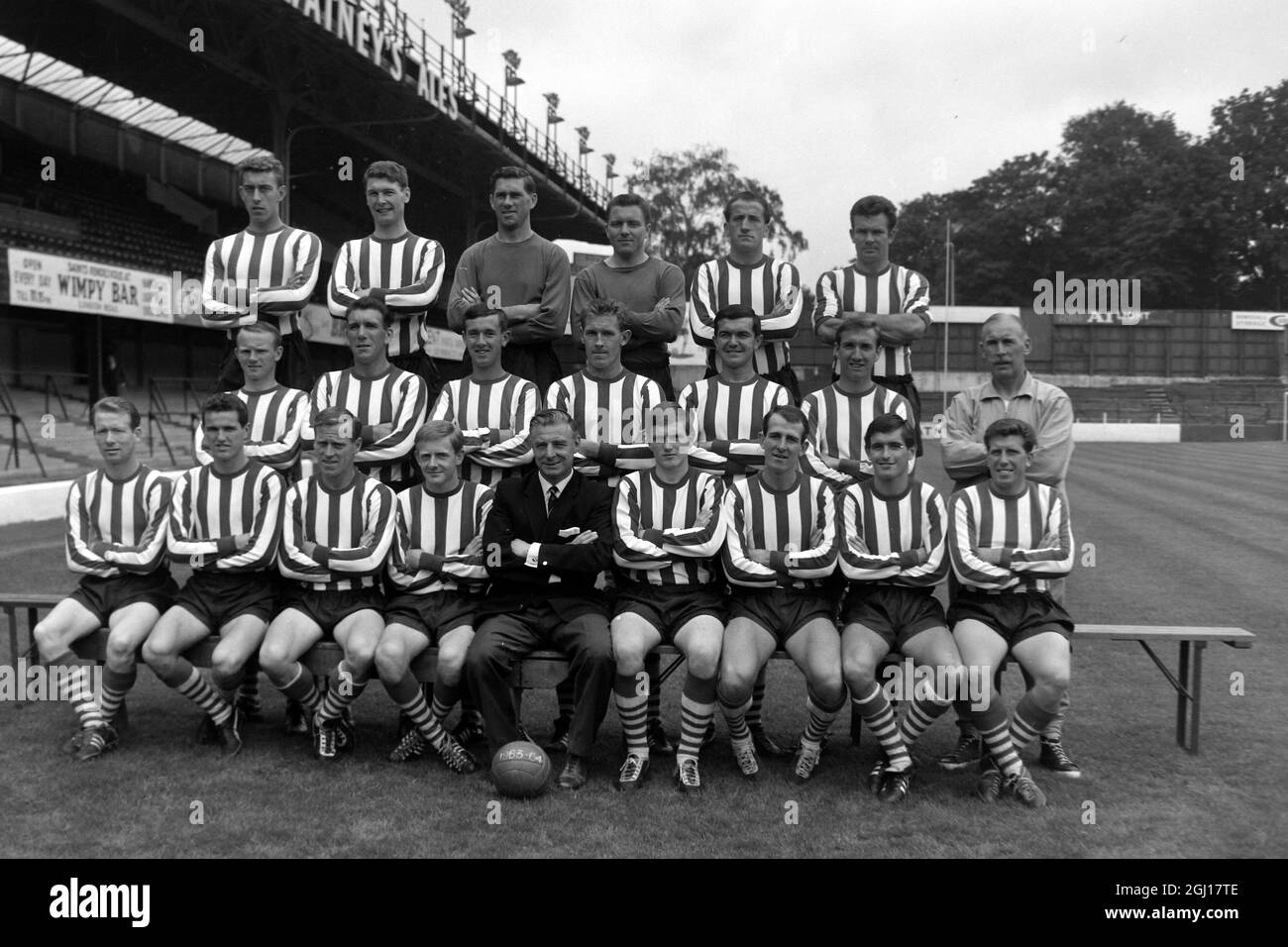 FOOTBALLERS OF SOUTHAMPTON FOOTBALL CLUB FC PORTRAIT GROUP TEAM PICTURE ...