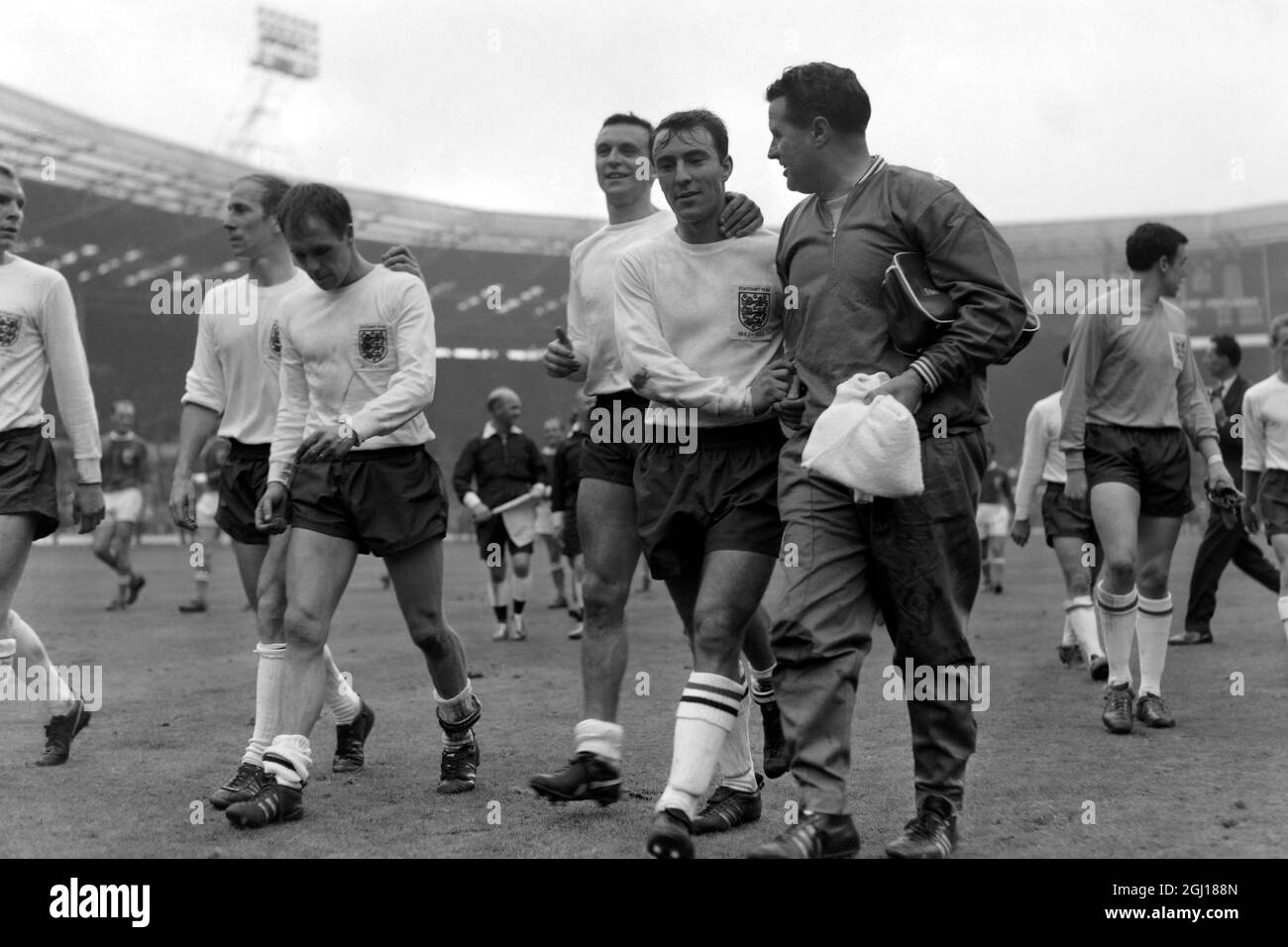 23 OCTOBER 1963 JIMMY GREAVES IS CONGRATULATED BY HIS ENGLAND TEAMMATES ...