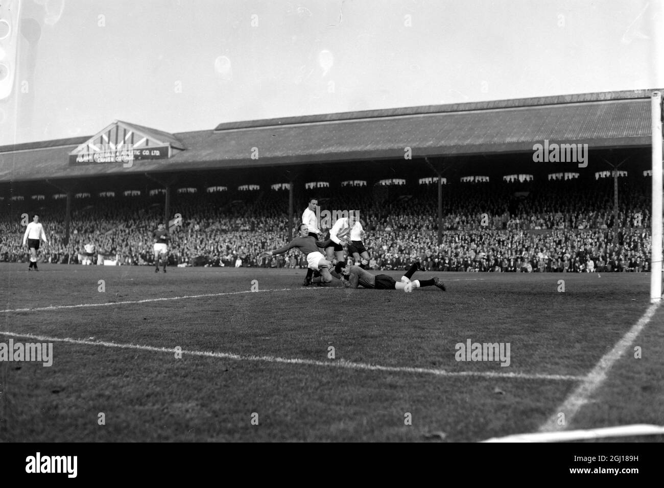 George cohen hi-res stock photography and images - Alamy