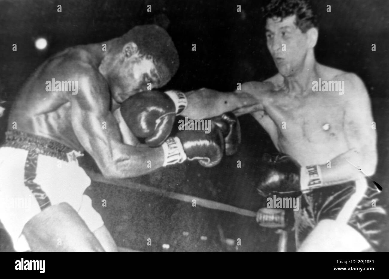 BOXING JOEY GIARDELLO V DICK TIGER IN ACTION IN ATLANTIC CITY ; 8 ...