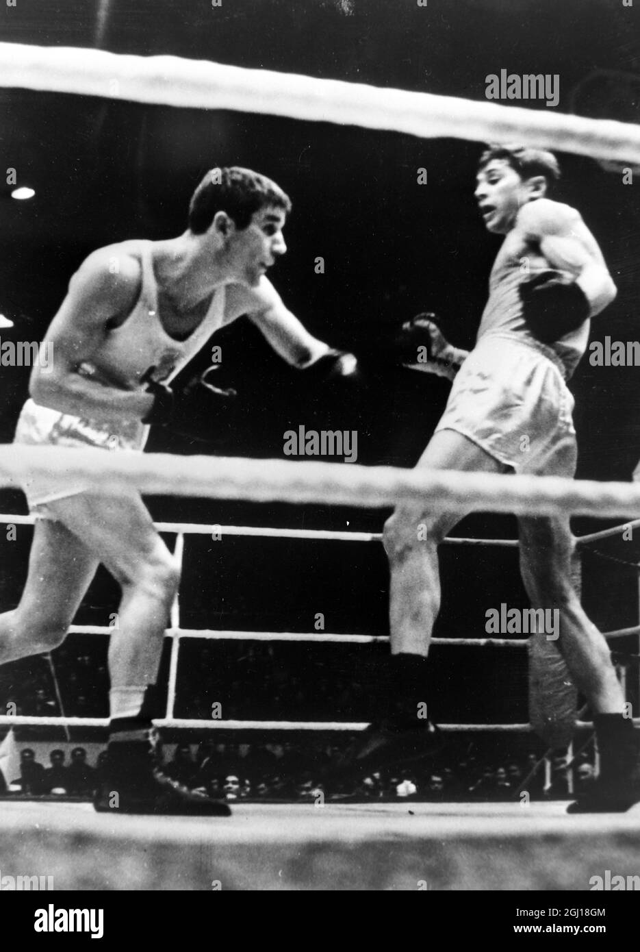 BOXING IN ACTION RON SMITH V BORIS KUROCHKIN IN MOSCOW ; 13 DECEMBER ...