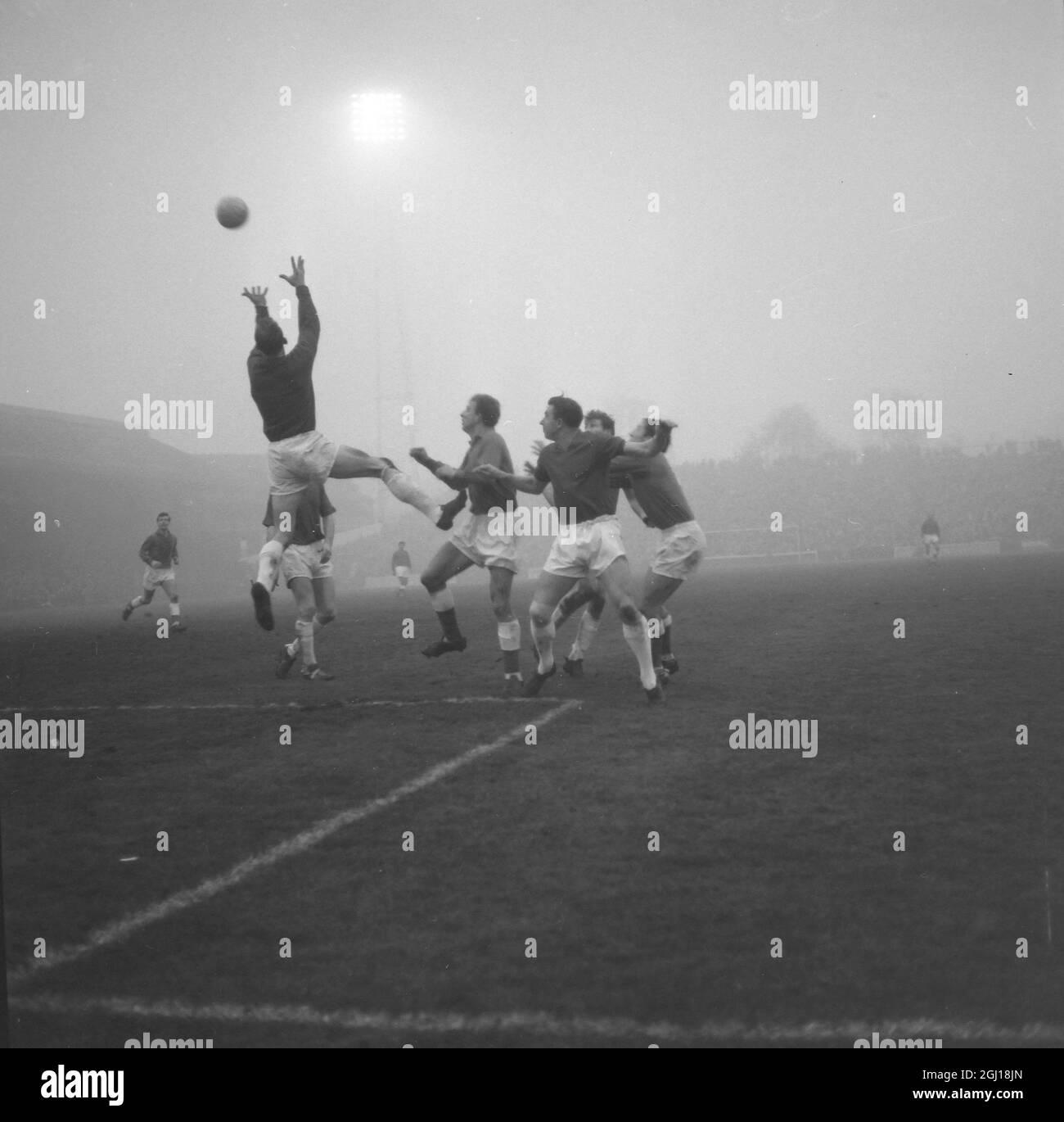 Old fulham football club hi-res stock photography and images - Alamy