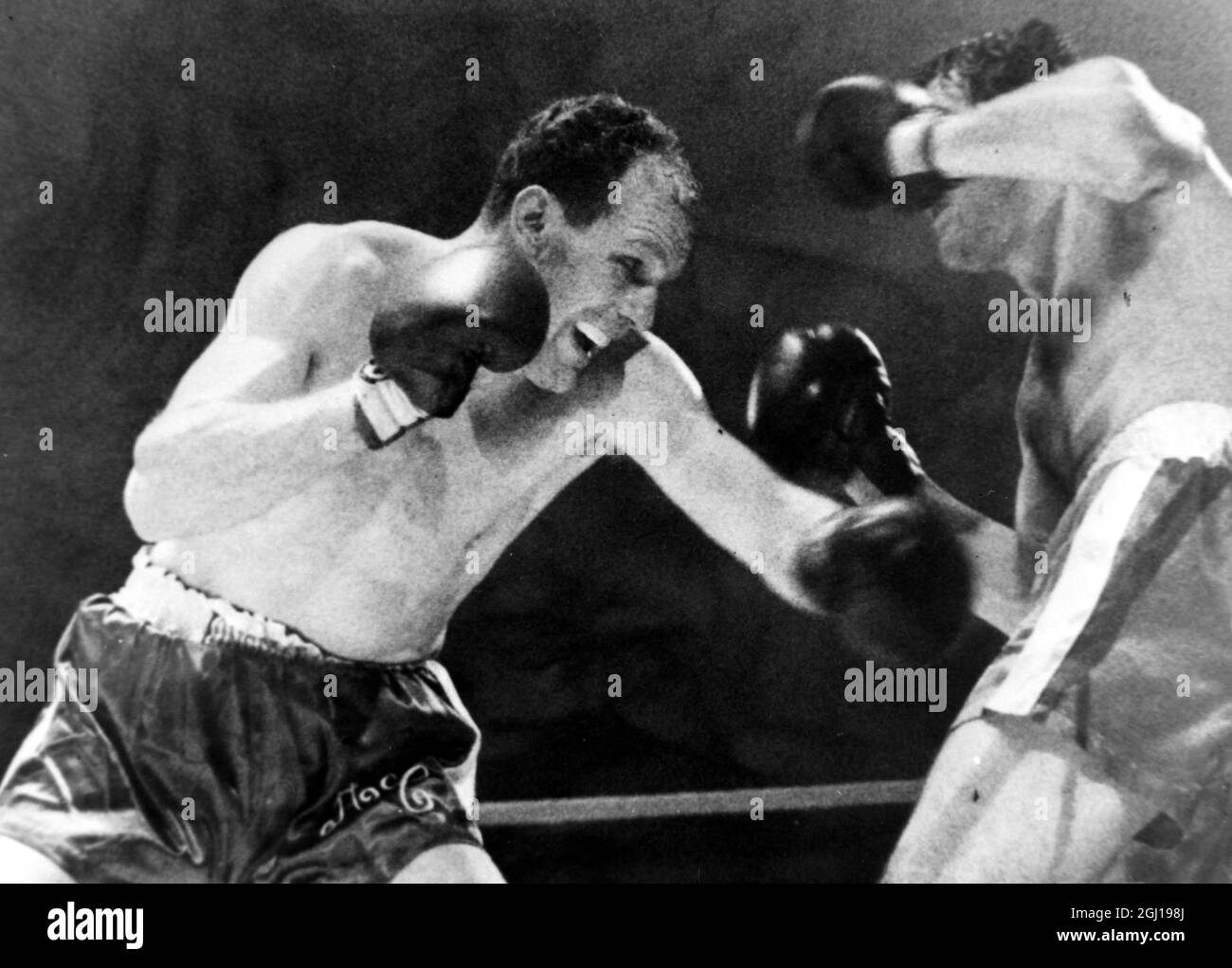 BOXING BRIAN LONDON AND HENRY COOPER IN ACTION IN MANCHESTER - ; 25 ...