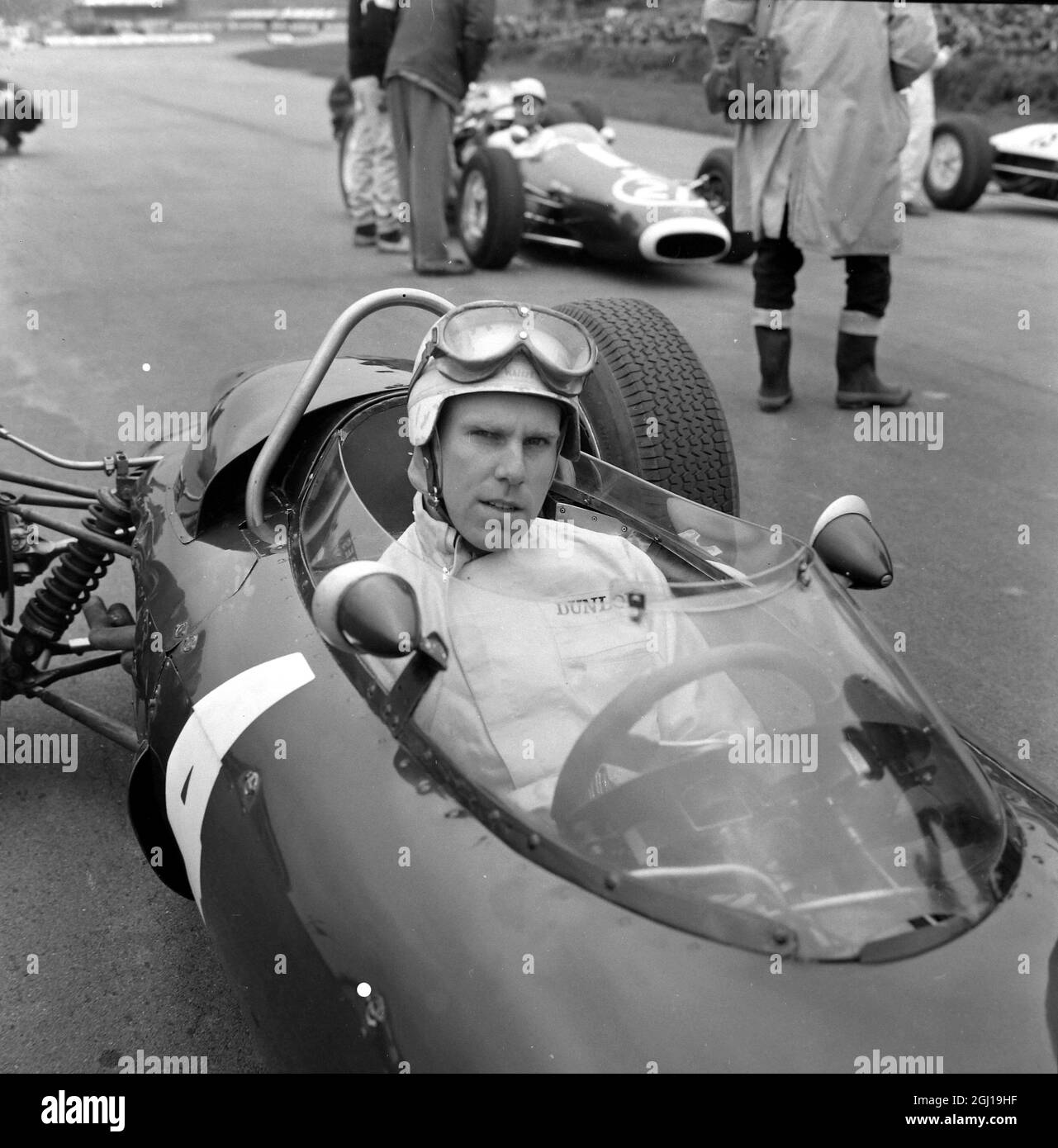 MOTOR CAR INTERNATIONAL TROPHY RACE AT GOODWOOD, SUSSEX - RACING DRIVER ...